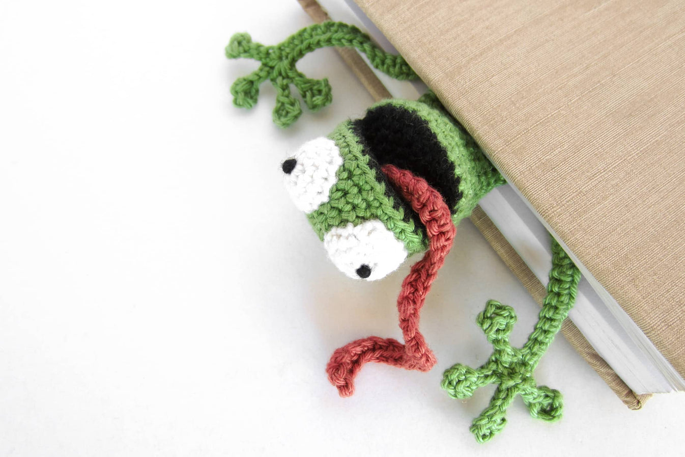 The Frog Bookmark Crochet Pattern – Knotboo